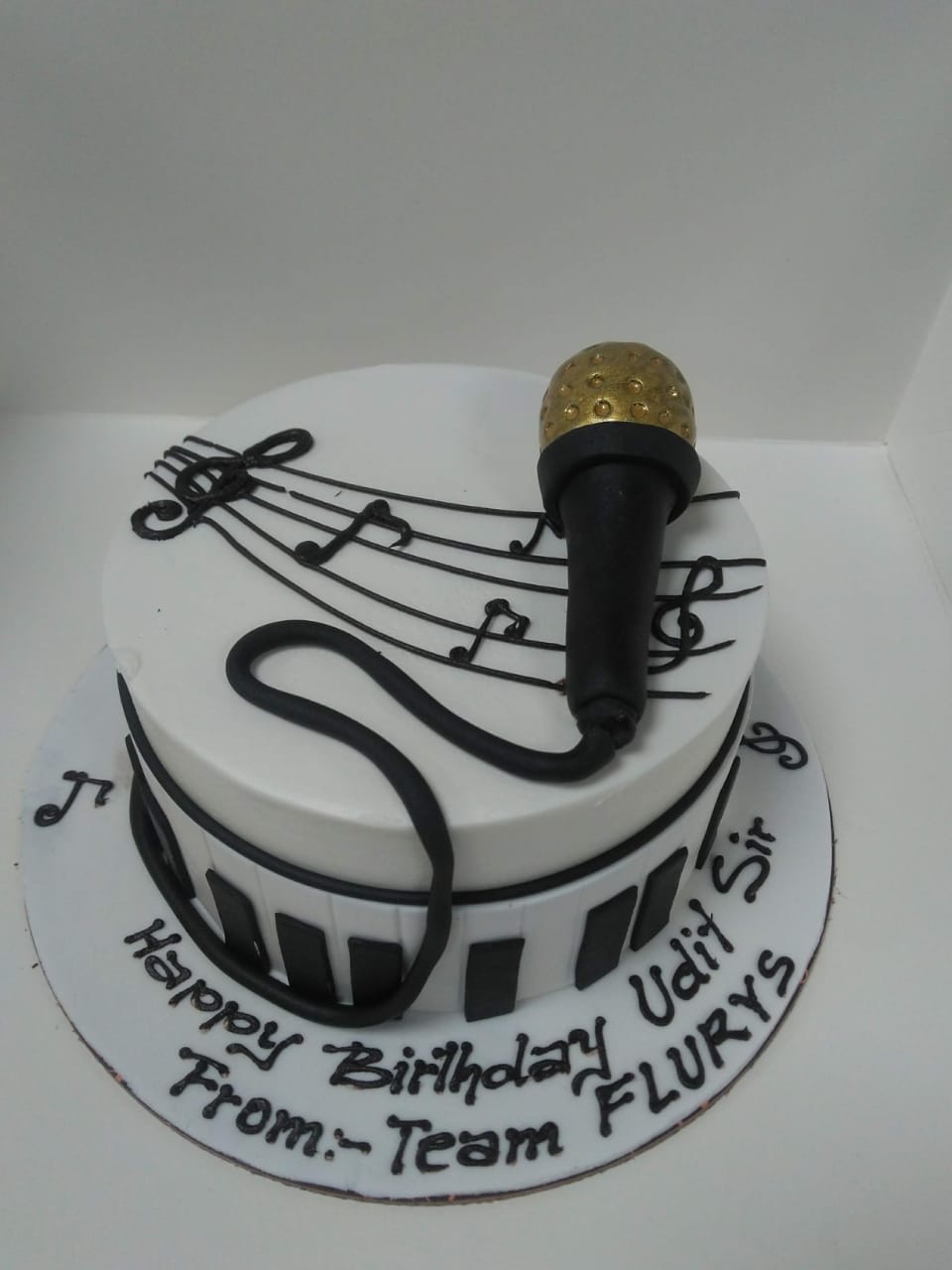 Music cake OC55 – Flurys